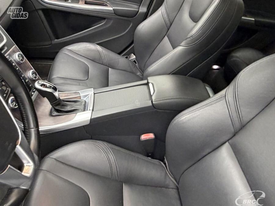 Balts Volvo S60 2016 Avižieniai, ar dzinēja tilpumu 2.00 L un nobraukumu 200 tūkst. km par 10900 €, foto 24 vietnē AUTOMOTO.COM.LV