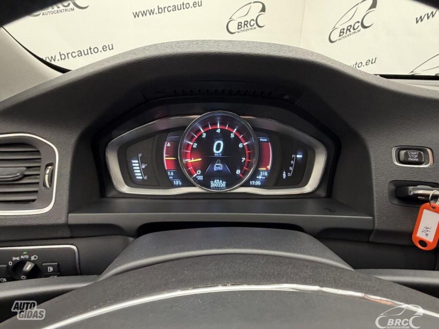 Balts Volvo S60 2016 Avižieniai, ar dzinēja tilpumu 2.00 L un nobraukumu 200 tūkst. km par 10900 €, foto 31 vietnē AUTOMOTO.COM.LV