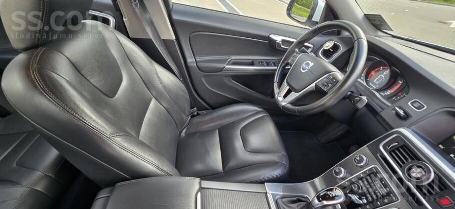 Balts Volvo S60 2016 Rīga, ar dzinēja tilpumu 2.00 L un nobraukumu 192 tūkst. km par 11800 €, foto 5 vietnē AUTOMOTO.COM.LV