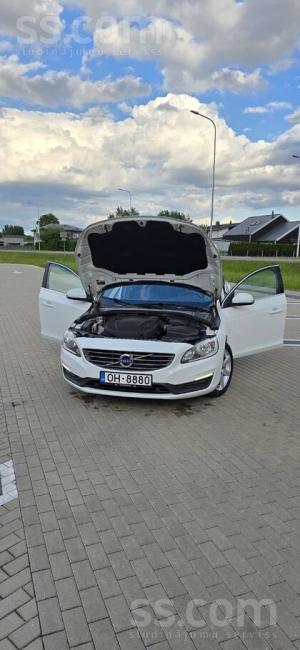 White Volvo S60 2016 in Riga, with an engine capacity of 2.00 L and mileage of 192 thousand km for 9000 €, photo 7 on AUTOMOTO.COM.LV