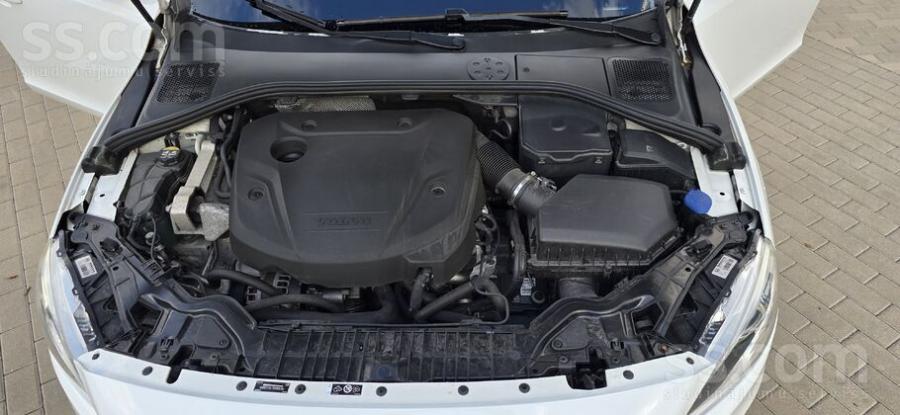 White Volvo S60 2016 in Riga, with an engine capacity of 2.00 L and mileage of 192 thousand km for 9000 €, photo 8 on AUTOMOTO.COM.LV