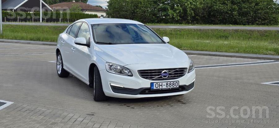 White Volvo S60 2016 in Riga, with an engine capacity of 2.00 L and mileage of 192 thousand km for 9000 €, photo 14 on AUTOMOTO.COM.LV