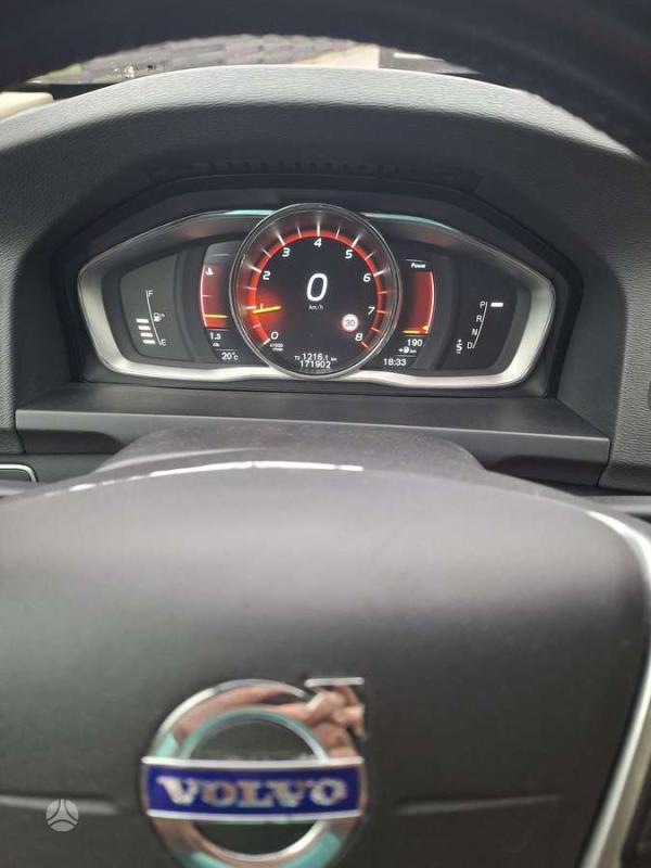 White Volvo S60 2016 in Kaunas, with an engine capacity of 1.97 L and mileage of 172 thousand km for 8999 €, photo 10 on AUTOMOTO.COM.LV