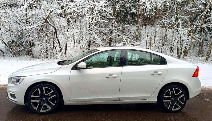 White Volvo S60 2017 in Vilnius, with an engine capacity of 1.97 L and mileage of 139 thousand km for 11900 €, photo 5 on AUTOMOTO.COM.LV