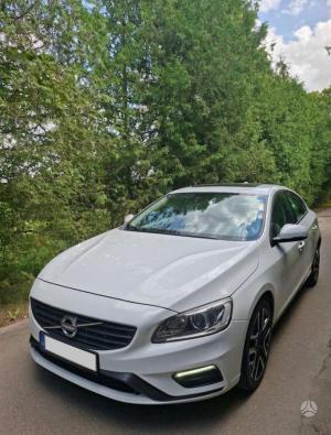 White Volvo S60 2017 in Vilnius, with an engine capacity of 1.97 L and mileage of 150 thousand km for 10500 €, photo 8 on AUTOMOTO.COM.LV