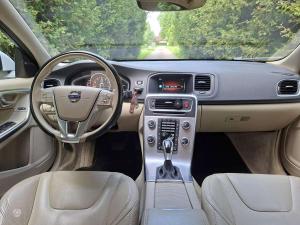 White Volvo S60 2017 in Vilnius, with an engine capacity of 1.97 L and mileage of 150 thousand km for 10500 €, photo 11 on AUTOMOTO.COM.LV