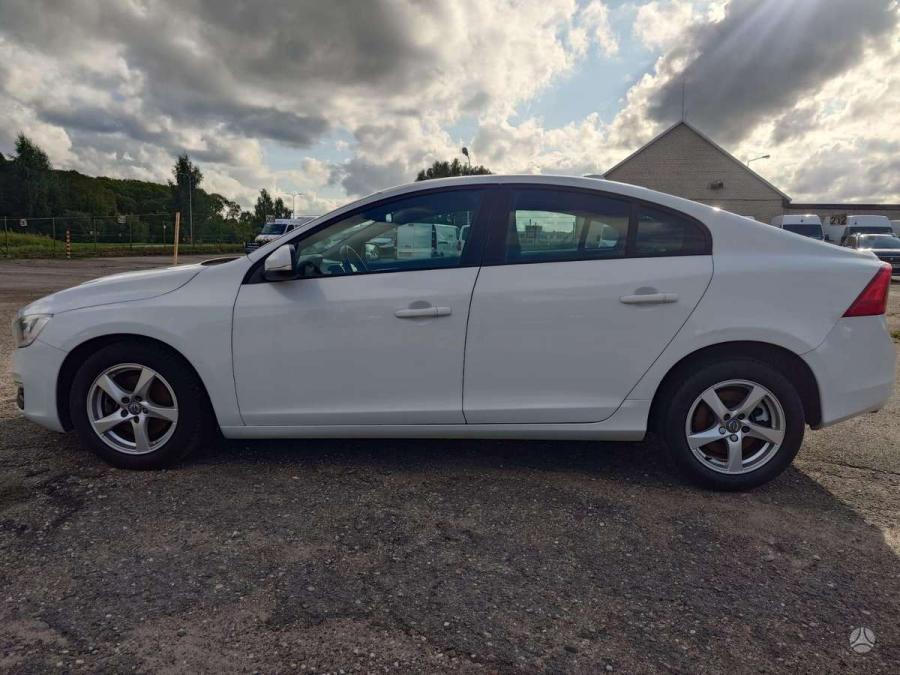 Balts Volvo S60 2017 Tauragė, ar dzinēja tilpumu 1.97 L un nobraukumu 280 tūkst. km par 6600 €, foto 3 vietnē AUTOMOTO.COM.LV