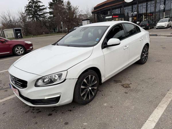 White Volvo S60 2018 in Vilnius, with an engine capacity of 1.97 L and mileage of 147 thousand km for 7600 €, photo 1 on AUTOMOTO.COM.LV