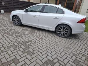 Balts Volvo S60 2018 Kauņa, ar dzinēja tilpumu 1.97 L un nobraukumu 175 tūkst. km par 10250 €, foto 3 vietnē AUTOMOTO.COM.LV