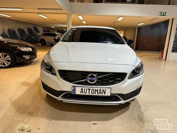 White Volvo S60 2018 in Kaunas, with an engine capacity of 0.00 L and mileage of 34 thousand km for 28056 €, photo 2 on AUTOMOTO.COM.LV