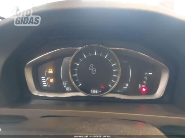 White Volvo S60 2018 in Vilnius, with an engine capacity of 2.00 L and mileage of 36 thousand km for 6500 €, photo 7 on AUTOMOTO.COM.LV