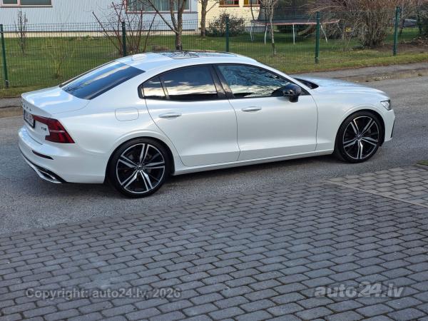 Balts Volvo S60 2019 Tallina, ar dzinēja tilpumu 2.00 L un nobraukumu 177 tūkst. km par 22900 €, foto 5 vietnē AUTOMOTO.COM.LV