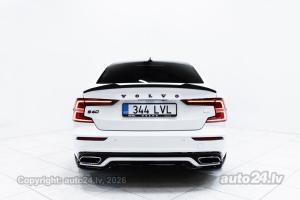 Balts Volvo S60 2020 Tallina, ar dzinēja tilpumu 2.00 L un nobraukumu 66 tūkst. km par 31800 €, foto 4 vietnē AUTOMOTO.COM.LV