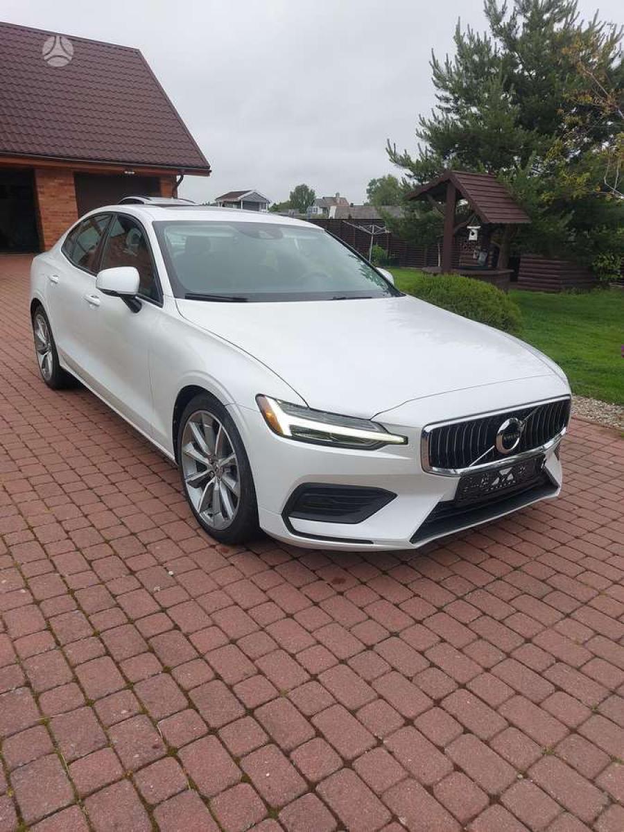White Volvo S60 2020 in Klaipeda, with an engine capacity of 2.00 L and mileage of 76 thousand km for 20800 €, photo 4 on AUTOMOTO.COM.LV