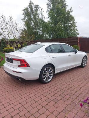 White Volvo S60 2020 in Klaipeda, with an engine capacity of 2.00 L and mileage of 76 thousand km for 20800 €, photo 5 on AUTOMOTO.COM.LV