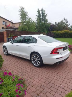 White Volvo S60 2020 in Klaipeda, with an engine capacity of 2.00 L and mileage of 76 thousand km for 20800 €, photo 8 on AUTOMOTO.COM.LV