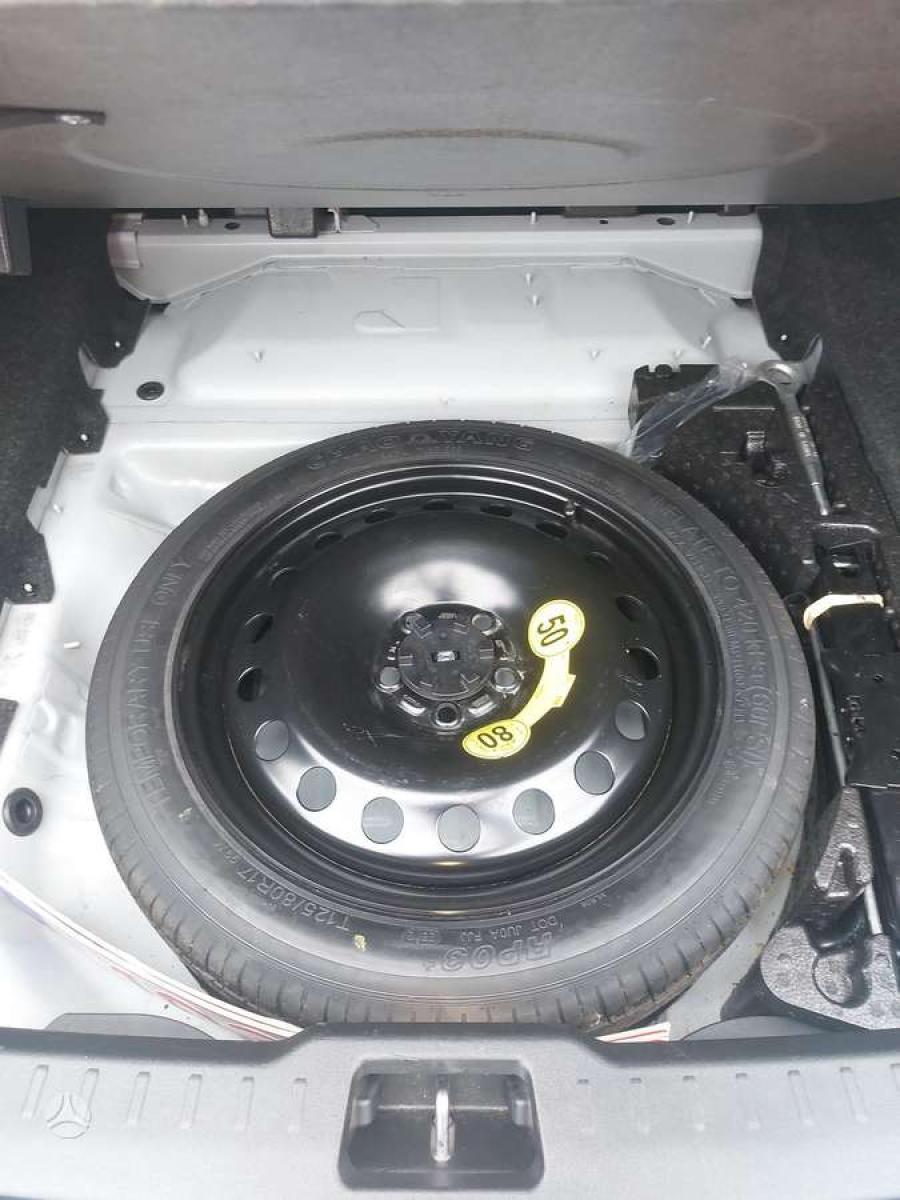 White Volvo S60 2020 in Klaipeda, with an engine capacity of 2.00 L and mileage of 76 thousand km for 20800 €, photo 12 on AUTOMOTO.COM.LV