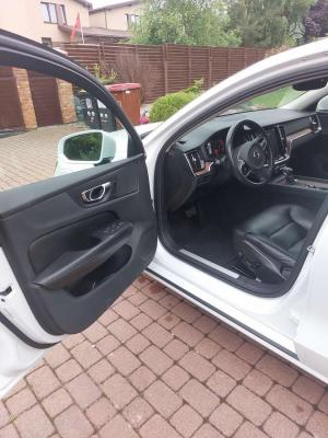 White Volvo S60 2020 in Klaipeda, with an engine capacity of 2.00 L and mileage of 76 thousand km for 20800 €, photo 13 on AUTOMOTO.COM.LV