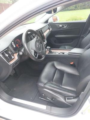 White Volvo S60 2020 in Klaipeda, with an engine capacity of 2.00 L and mileage of 76 thousand km for 20800 €, photo 14 on AUTOMOTO.COM.LV