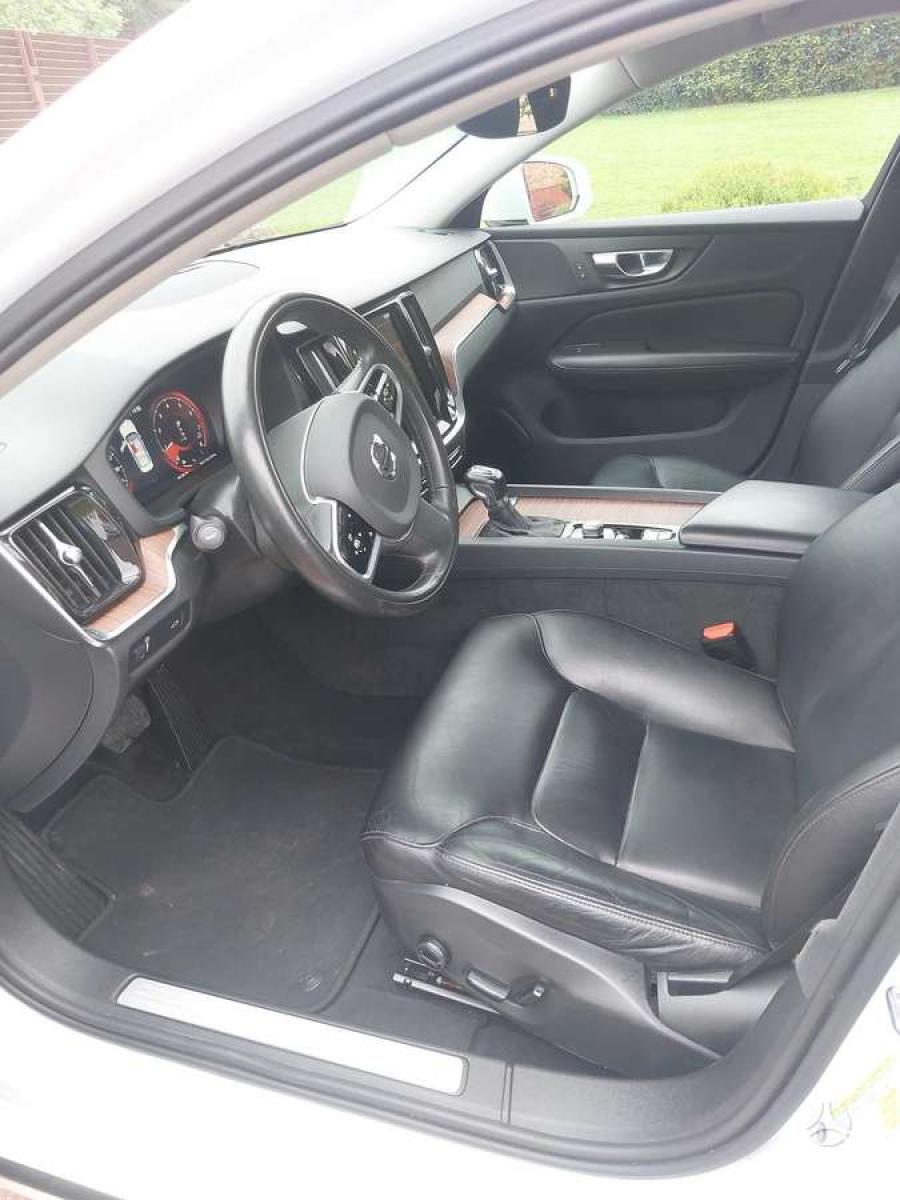 White Volvo S60 2020 in Klaipeda, with an engine capacity of 2.00 L and mileage of 76 thousand km for 20800 €, photo 14 on AUTOMOTO.COM.LV