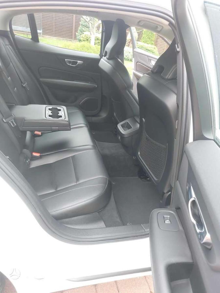 White Volvo S60 2020 in Klaipeda, with an engine capacity of 2.00 L and mileage of 76 thousand km for 20800 €, photo 18 on AUTOMOTO.COM.LV