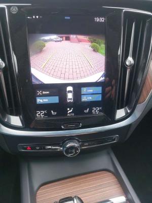 White Volvo S60 2020 in Klaipeda, with an engine capacity of 2.00 L and mileage of 76 thousand km for 20800 €, photo 25 on AUTOMOTO.COM.LV