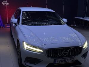 Белый Вольво С60 2020 в Вильнюс, объемом двигателя 2.00 л и пробегом 134 тыс. км за 23490 €, фото 21 на AUTOMOTO.COM.LV