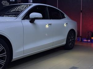 Белый Вольво С60 2020 в Вильнюс, объемом двигателя 2.00 л и пробегом 134 тыс. км за 23490 €, фото 33 на AUTOMOTO.COM.LV