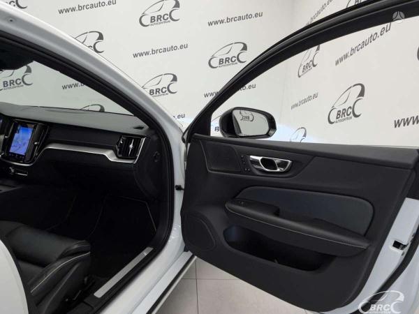 White Volvo S60 2020 in Vilnius, with an engine capacity of 1.97 L and mileage of 118 thousand km for 20500 €, photo 10 on AUTOMOTO.COM.LV