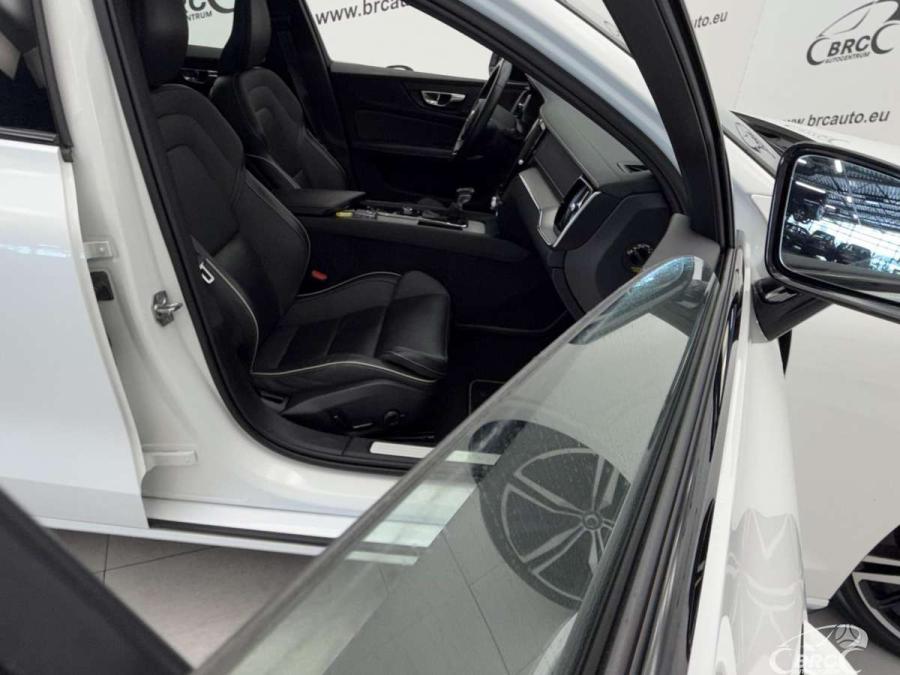 White Volvo S60 2020 in Vilnius, with an engine capacity of 1.97 L and mileage of 118 thousand km for 20500 €, photo 11 on AUTOMOTO.COM.LV