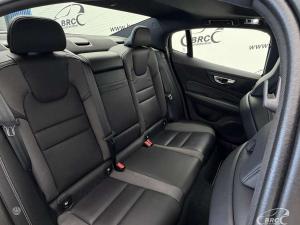 White Volvo S60 2020 in Vilnius, with an engine capacity of 1.97 L and mileage of 118 thousand km for 20500 €, photo 15 on AUTOMOTO.COM.LV