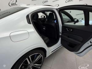 White Volvo S60 2020 in Vilnius, with an engine capacity of 1.97 L and mileage of 118 thousand km for 20500 €, photo 16 on AUTOMOTO.COM.LV