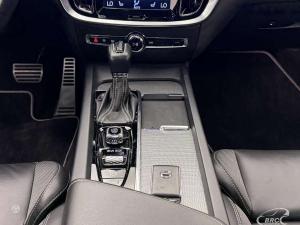 White Volvo S60 2020 in Vilnius, with an engine capacity of 1.97 L and mileage of 118 thousand km for 20500 €, photo 21 on AUTOMOTO.COM.LV