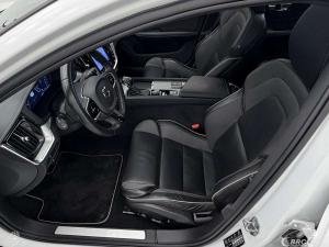 White Volvo S60 2020 in Vilnius, with an engine capacity of 1.97 L and mileage of 118 thousand km for 20500 €, photo 24 on AUTOMOTO.COM.LV