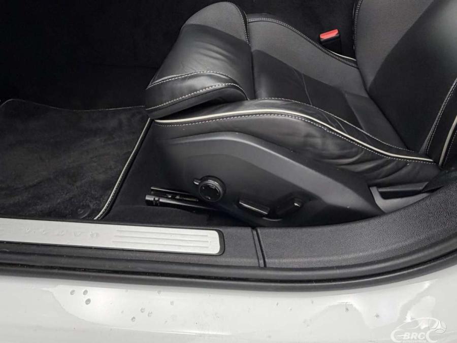 White Volvo S60 2020 in Vilnius, with an engine capacity of 1.97 L and mileage of 118 thousand km for 20500 €, photo 25 on AUTOMOTO.COM.LV