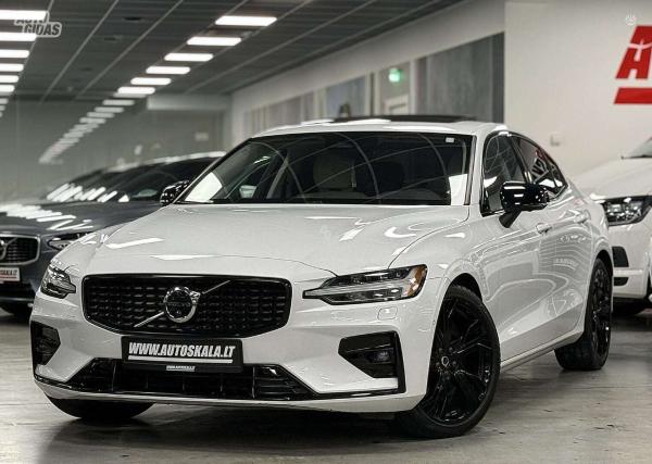 Balts Volvo S60 2023 Klaipėda, ar dzinēja tilpumu 2.00 L un nobraukumu 42 tūkst. km par 27950 €, foto  vietnē AUTOMOTO.COM.LV