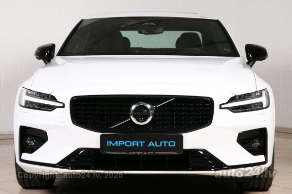 White Volvo S60 2023 in Tallinn, with an engine capacity of 2.00 L and mileage of 28 thousand km for 39990 €, photo 2 on AUTOMOTO.COM.LV