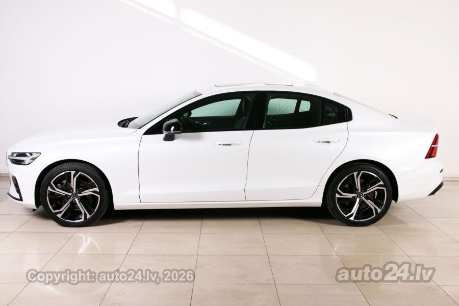 Balts Volvo S60 2023 Tallina, ar dzinēja tilpumu 2.00 L un nobraukumu 28 tūkst. km par 39990 €, foto 4 vietnē AUTOMOTO.COM.LV