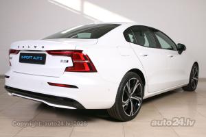 Balts Volvo S60 2023 Tallina, ar dzinēja tilpumu 2.00 L un nobraukumu 28 tūkst. km par 39990 €, foto 7 vietnē AUTOMOTO.COM.LV