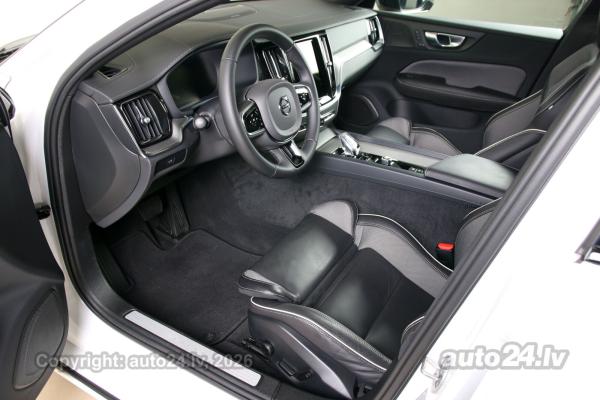 White Volvo S60 2023 in Tallinn, with an engine capacity of 2.00 L and mileage of 28 thousand km for 39990 €, photo 8 on AUTOMOTO.COM.LV