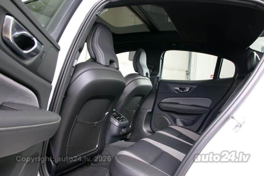 Balts Volvo S60 2023 Tallina, ar dzinēja tilpumu 2.00 L un nobraukumu 28 tūkst. km par 39990 €, foto 12 vietnē AUTOMOTO.COM.LV