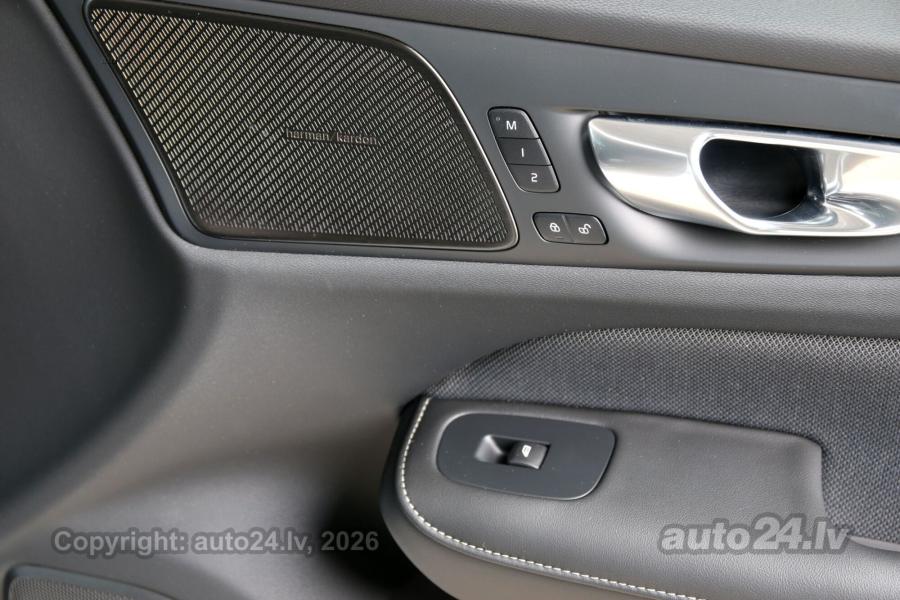 Balts Volvo S60 2023 Tallina, ar dzinēja tilpumu 2.00 L un nobraukumu 28 tūkst. km par 39990 €, foto 15 vietnē AUTOMOTO.COM.LV