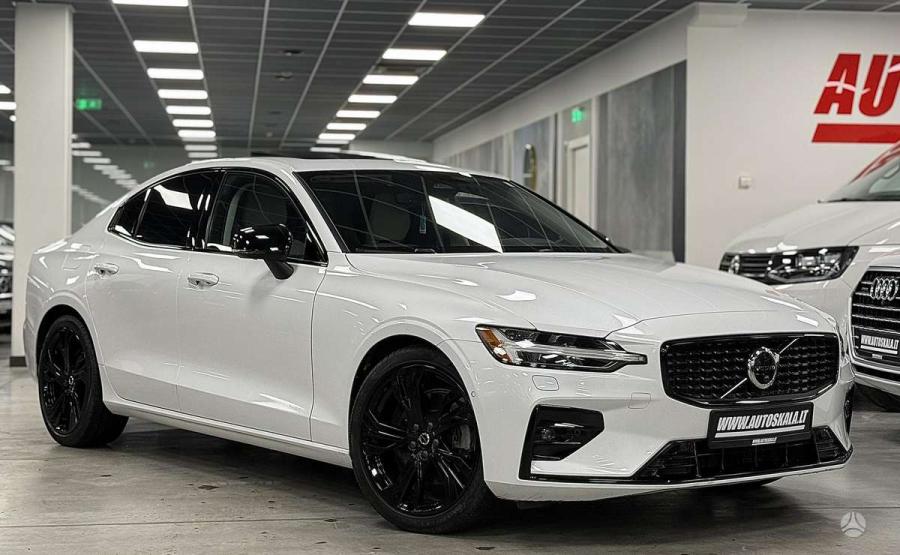 White Volvo S60 2023 in Klaipeda, with an engine capacity of 1.97 L and mileage of 42 thousand km for 24000 €, photo 1 on AUTOMOTO.COM.LV