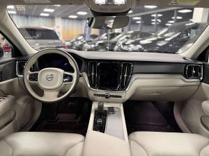 White Volvo S60 2023 in Klaipeda, with an engine capacity of 1.97 L and mileage of 42 thousand km for 24000 €, photo 3 on AUTOMOTO.COM.LV