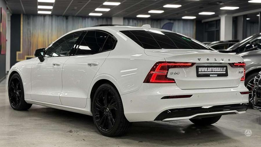 White Volvo S60 2023 in Klaipeda, with an engine capacity of 1.97 L and mileage of 42 thousand km for 24000 €, photo 32 on AUTOMOTO.COM.LV