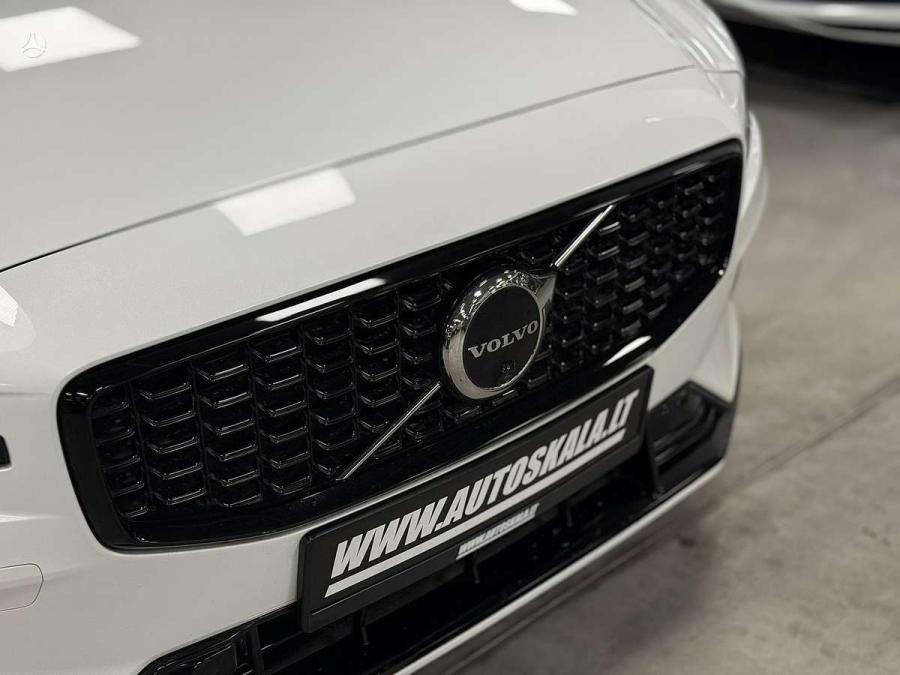 White Volvo S60 2023 in Klaipeda, with an engine capacity of 1.97 L and mileage of 42 thousand km for 24000 €, photo 34 on AUTOMOTO.COM.LV
