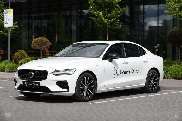 Balts Volvo S60 2024 Viļņa, ar dzinēja tilpumu 1.97 L un nobraukumu 29 tūkst. km par 34990 €, foto 1 vietnē AUTOMOTO.COM.LV
