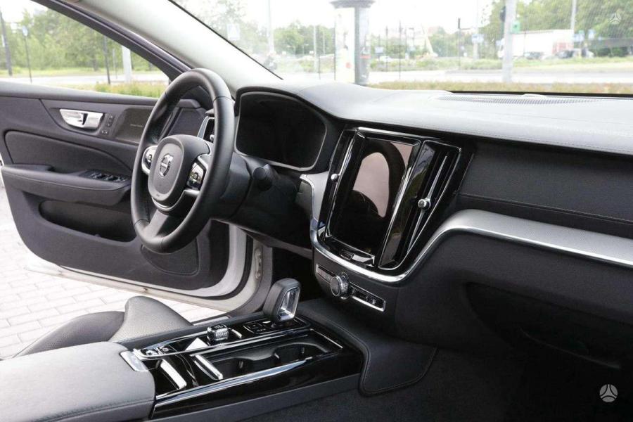 Белый Вольво С60 2024 в Вильнюс, объемом двигателя 1.97 л и пробегом 29 тыс. км за 34990 €, фото 22 на AUTOMOTO.COM.LV