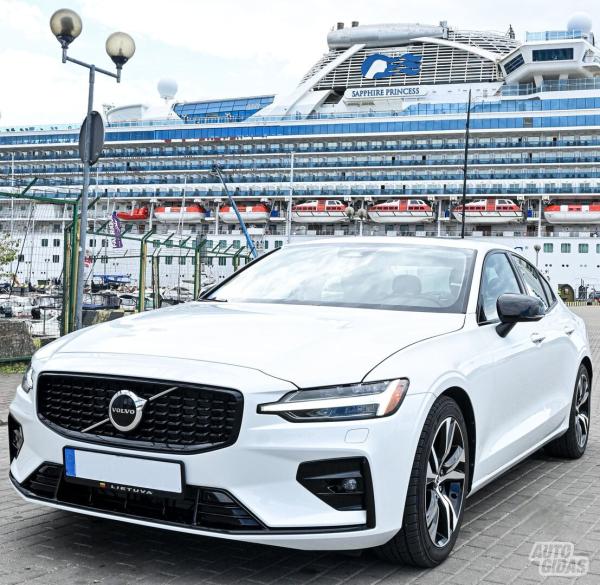 Balts Volvo S60 2025 Klaipėda, ar dzinēja tilpumu 2.00 L un nobraukumu 24 tūkst. km par 28800 €, foto 5 vietnē AUTOMOTO.COM.LV