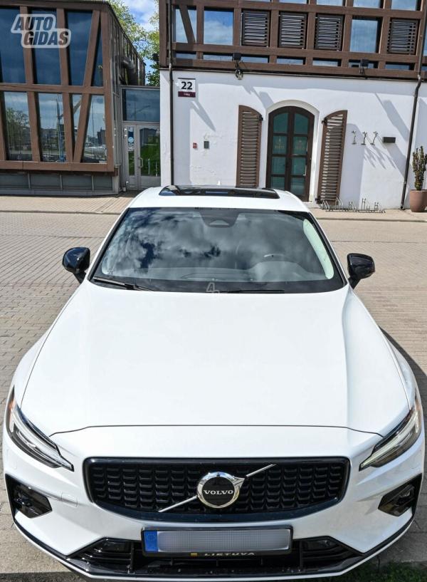Balts Volvo S60 2025 Klaipėda, ar dzinēja tilpumu 2.00 L un nobraukumu 24 tūkst. km par 28800 €, foto 10 vietnē AUTOMOTO.COM.LV